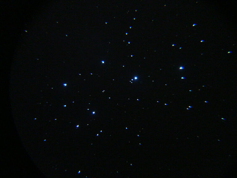 This is How a Star Looks Through a Telescope (With Photos)