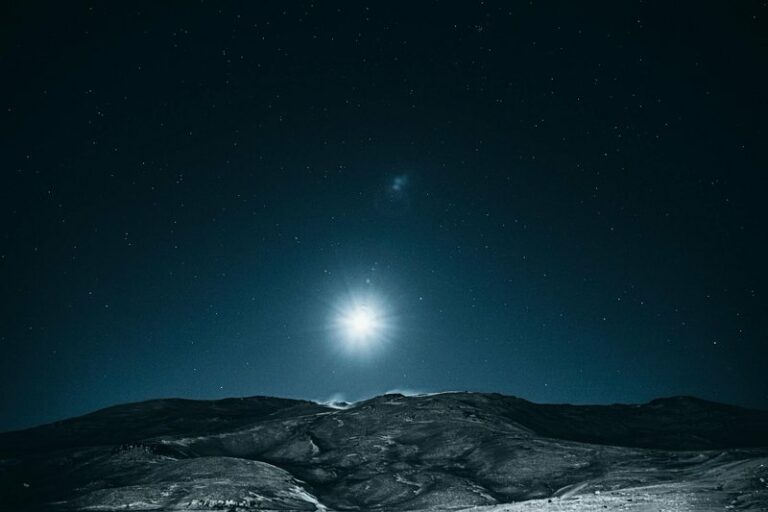 Recent Comets: What’s Visible Now and What to Watch - Little Astronomy